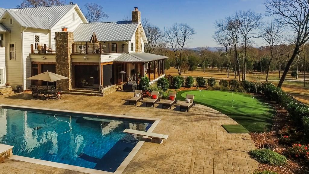 See Miley Cyrus' $5.7 Million Tennessee Farmhouse
