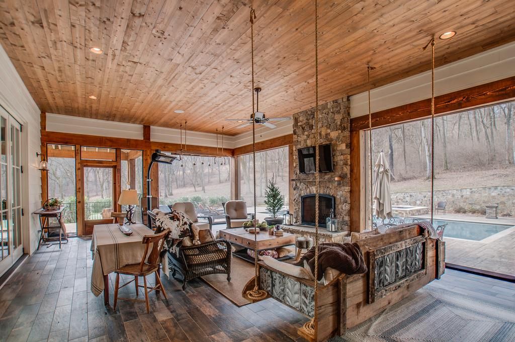 See Miley Cyrus' $5.7 Million Tennessee Farmhouse