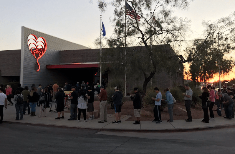 Las Vegas Shooting: Hundreds Line up to Donate Blood for Victims