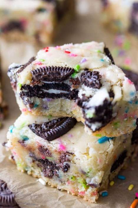 20 Easy Dessert Bars You Can Make For All Your Last-Minute Guests