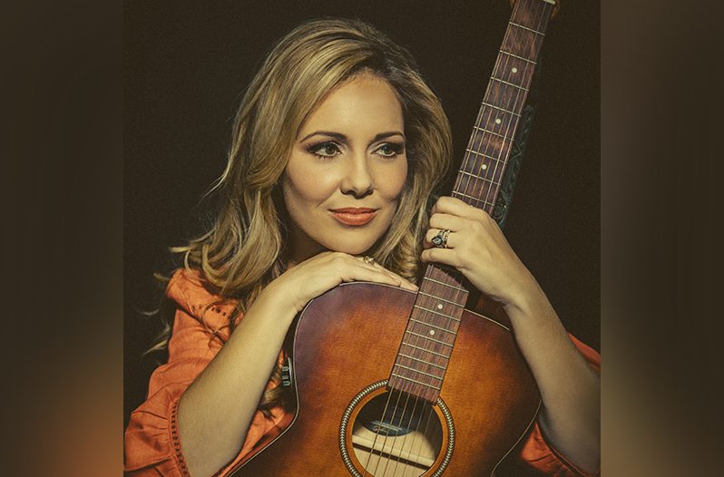 Leslie Tom Tips Her Hat to Hank Williams on Forthcoming Album
