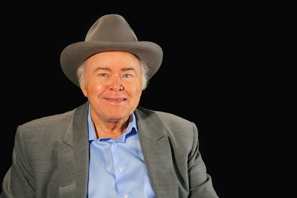 Roy Clark, Country Legend and Star of 'Hee Haw,' Dies at 85