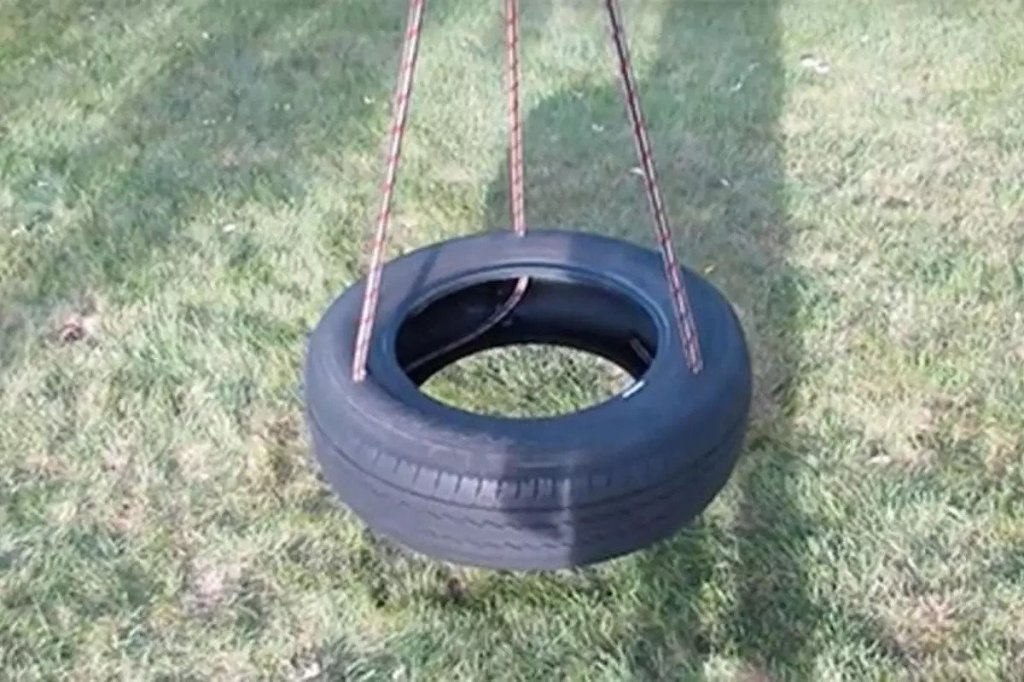 How to Make the Perfect DIY Tire Swing For Your Backyard