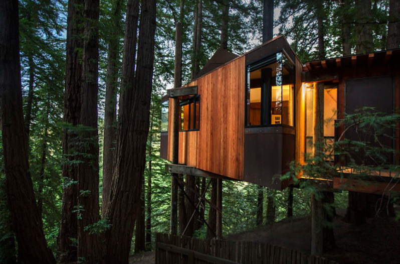 8 Breathtaking Treehouse Hotels in the United States