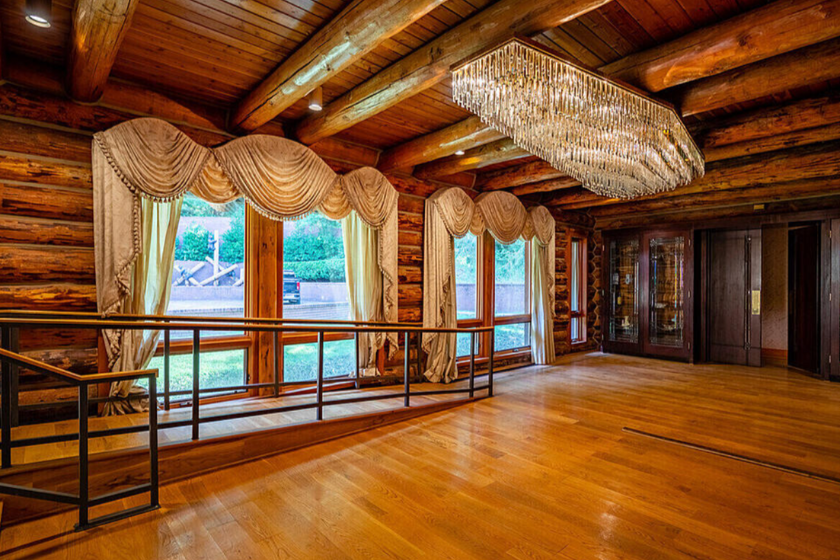 Barbara Mandrell's Stunning Former Mansion Is Headed To Auction