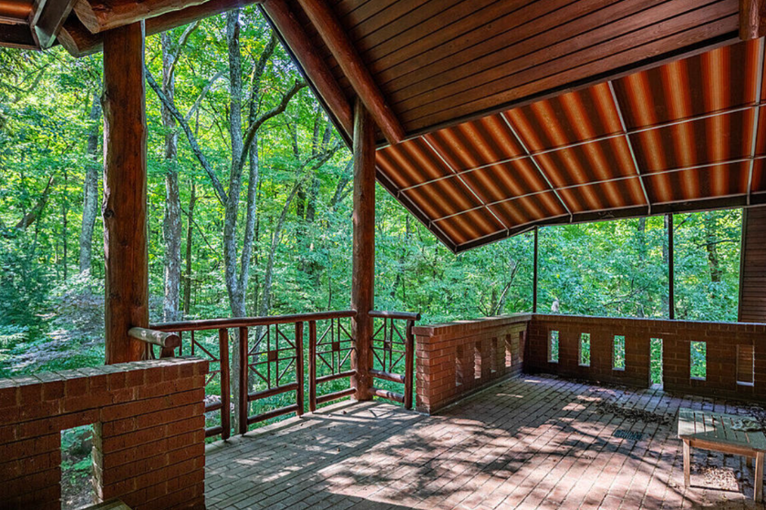 Barbara Mandrell's Stunning Former Mansion Is Headed To Auction