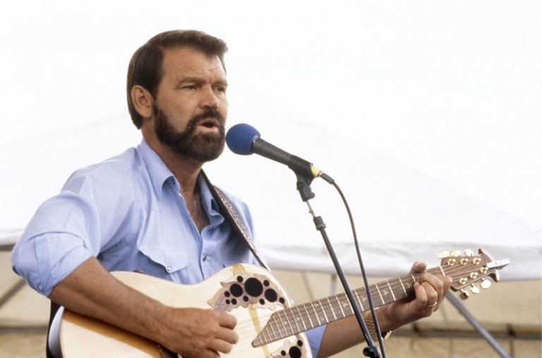 Glen Campbell's Career Comes Full Circle in New Video for 'Adiós'
