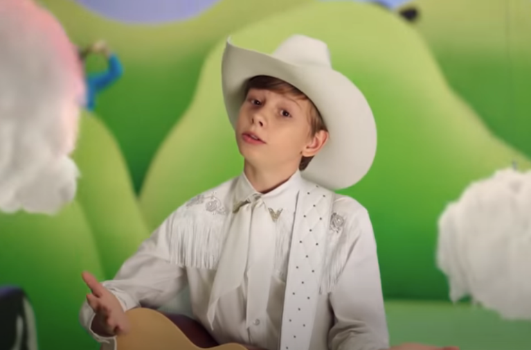 Watch Yodeling Kid Mason Ramsey Make His Opry Debut