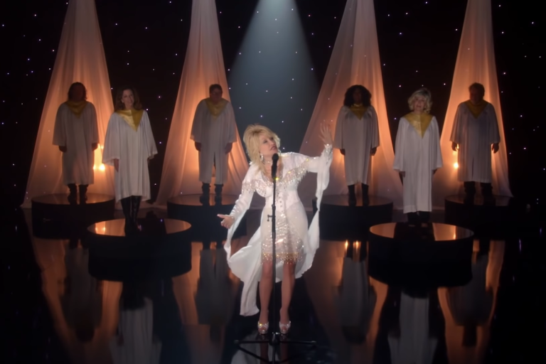 Dolly Parton Has a Christmas Tree in Every Room of Her Homes