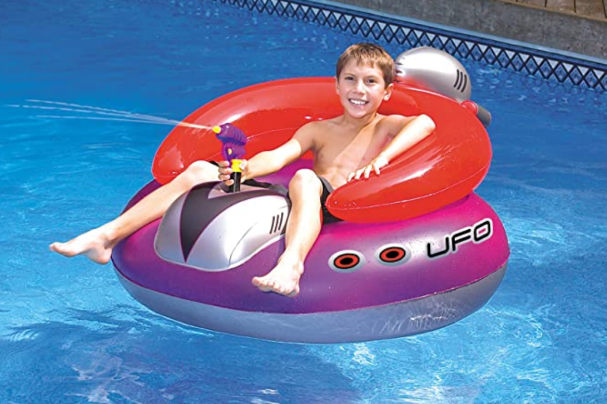 Squirting Motorized Bumper Boat: Built-in Water Guns & Motorized Floats