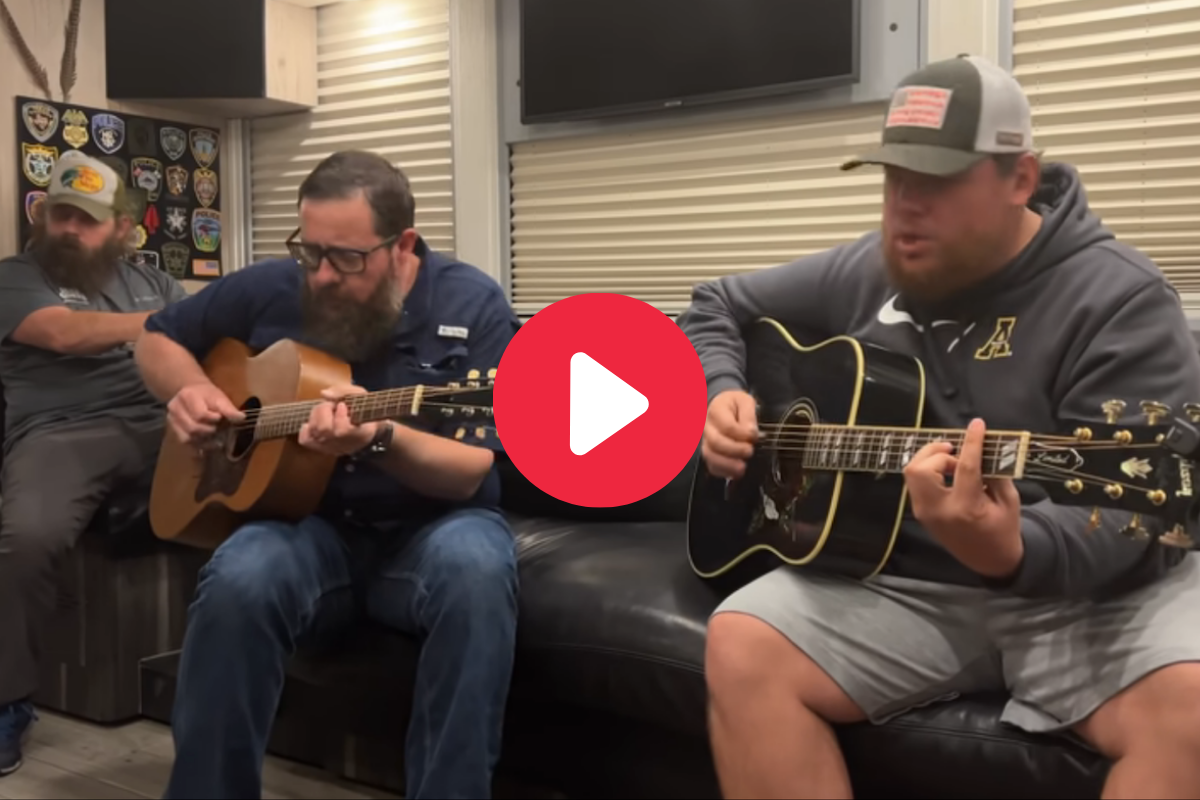 Luke Combs Shares Preview of New Song 'The Kind of Love We Make'