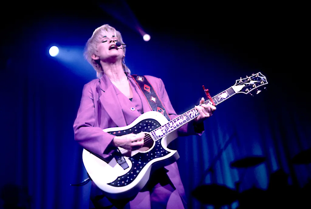 Female Country Singers: The Top 45 Singers of All Time