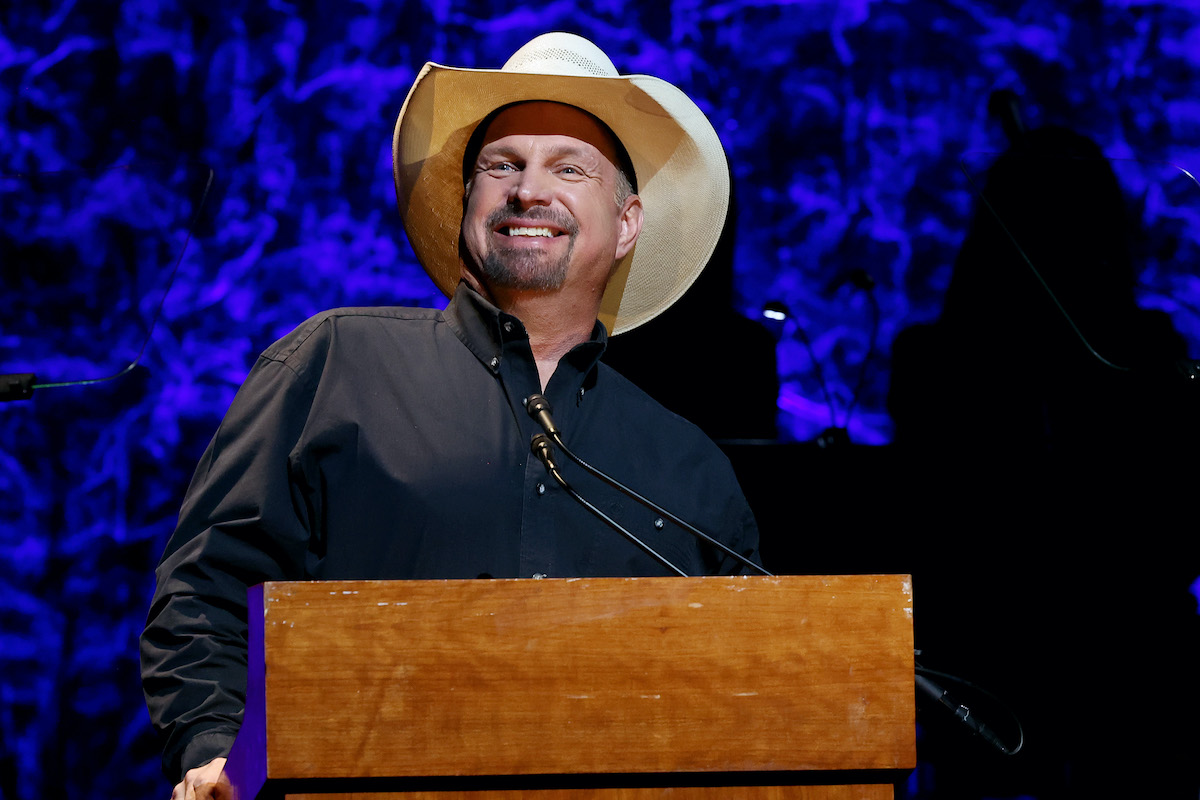 Garth Brooks Welcomes Keith Whitley into Country Hall of Fame