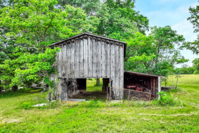 See Inside Willie Nelson's Former $2.5 Million Home