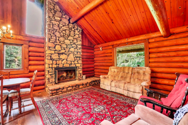 See Inside Willie Nelson's Former $2.5 Million Home