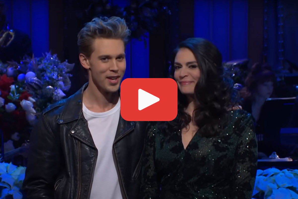 Austin Butler Sings 'Blue Christmas' With 'Saturday Night Live' Cast