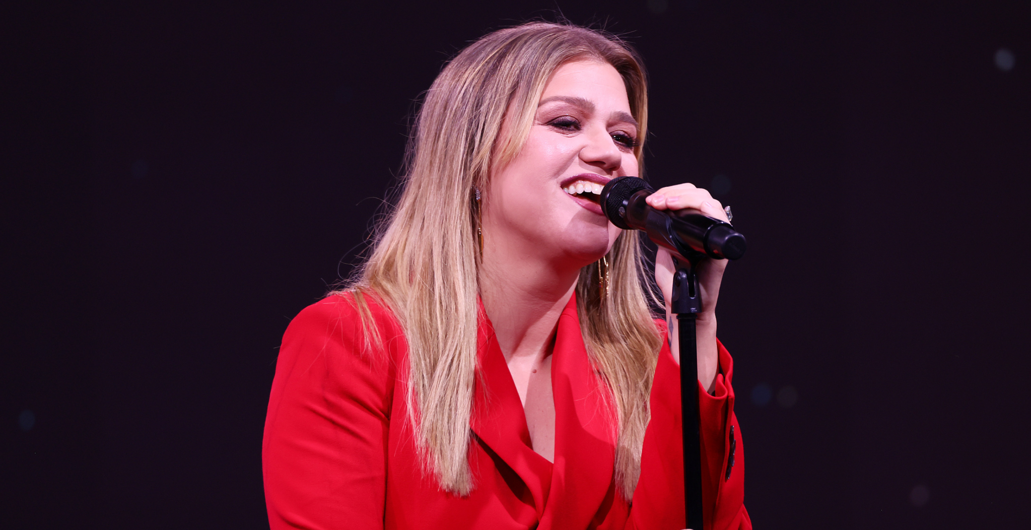 Kelly Clarkson's Mulled Wine Recipe is Ready in Minutes