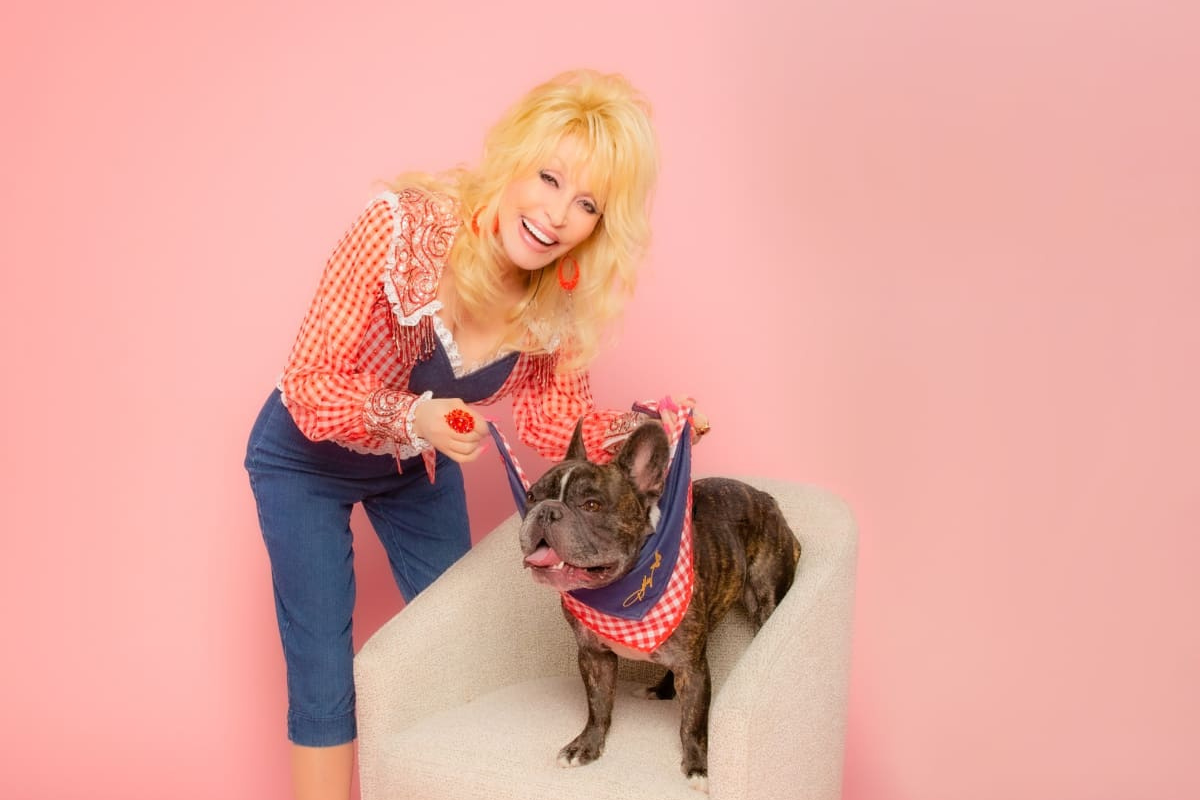 Dolly Parton to Release Anti-Bullying Children's Book
