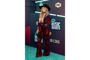 Lainey Wilson Goes Boho Chic at the CMT Awards Red Carpet
