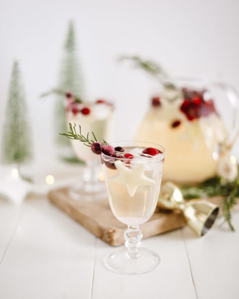 20 Christmas Cocktails: Delicious Sips For Any Skill Level