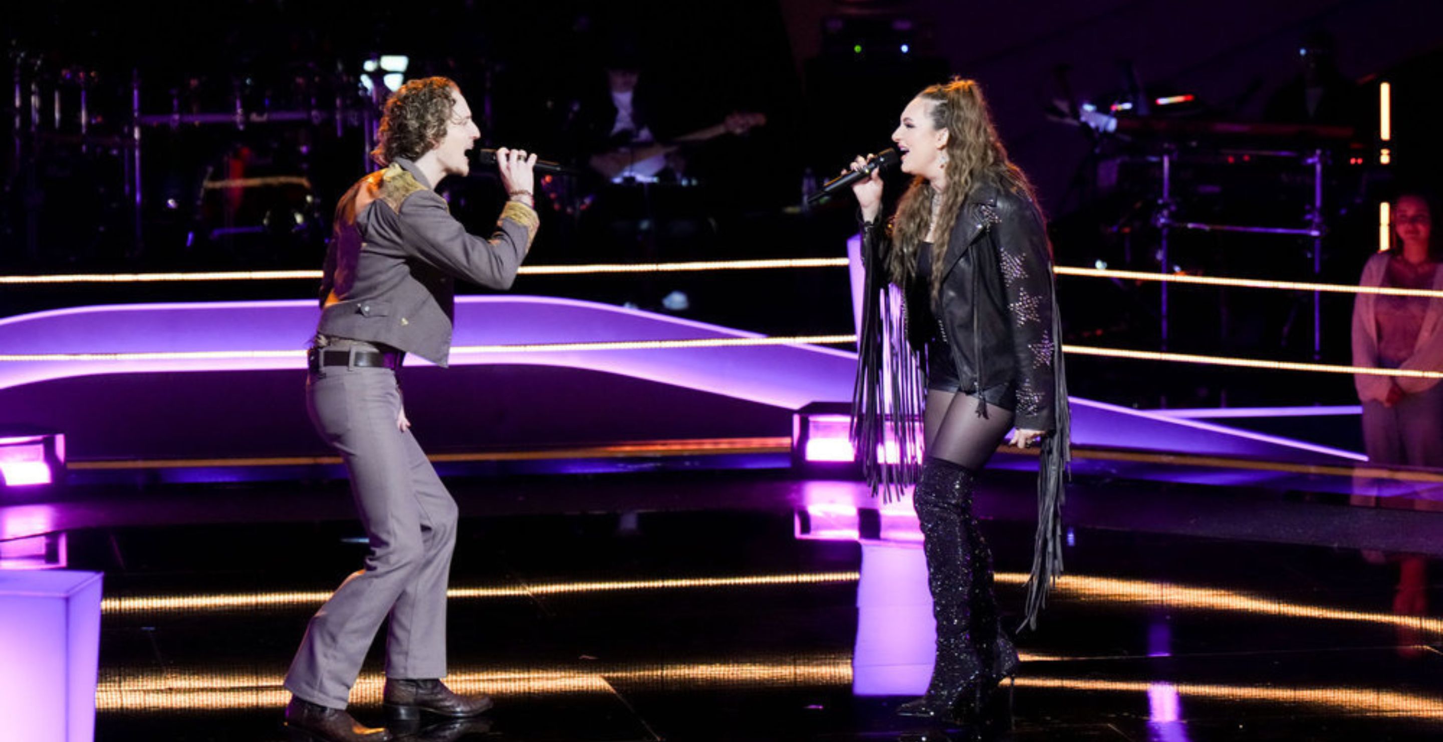 'The Voice': Gwen Faced With 'Impossible Choice' in Battles