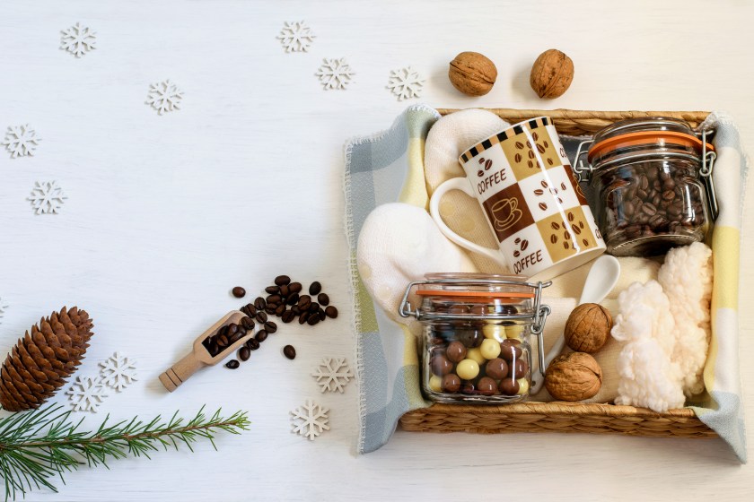 These 15 Thrifted Christmas Gifts Are the Ultimate Low Cost Gifts