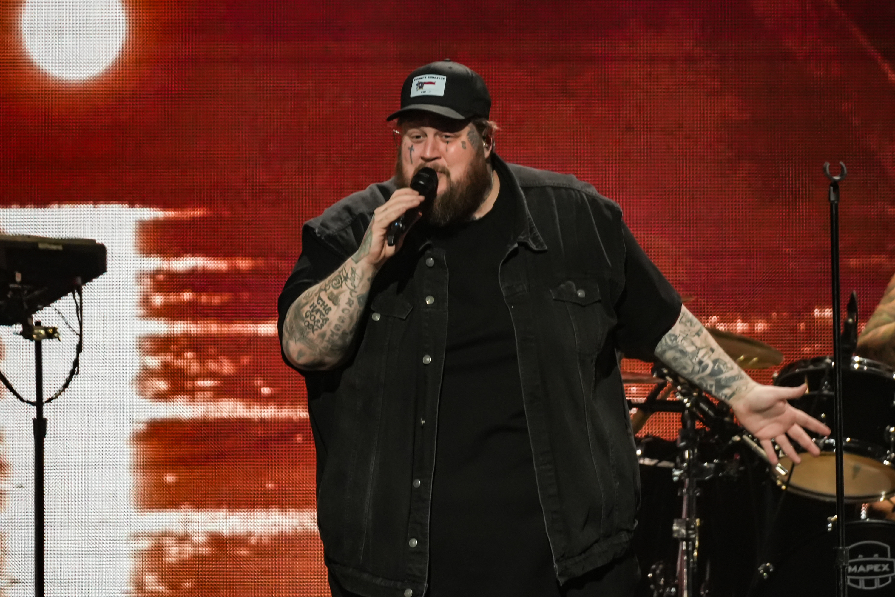 Jelly Roll Revisits His Old Jail Cell in Emotional Video