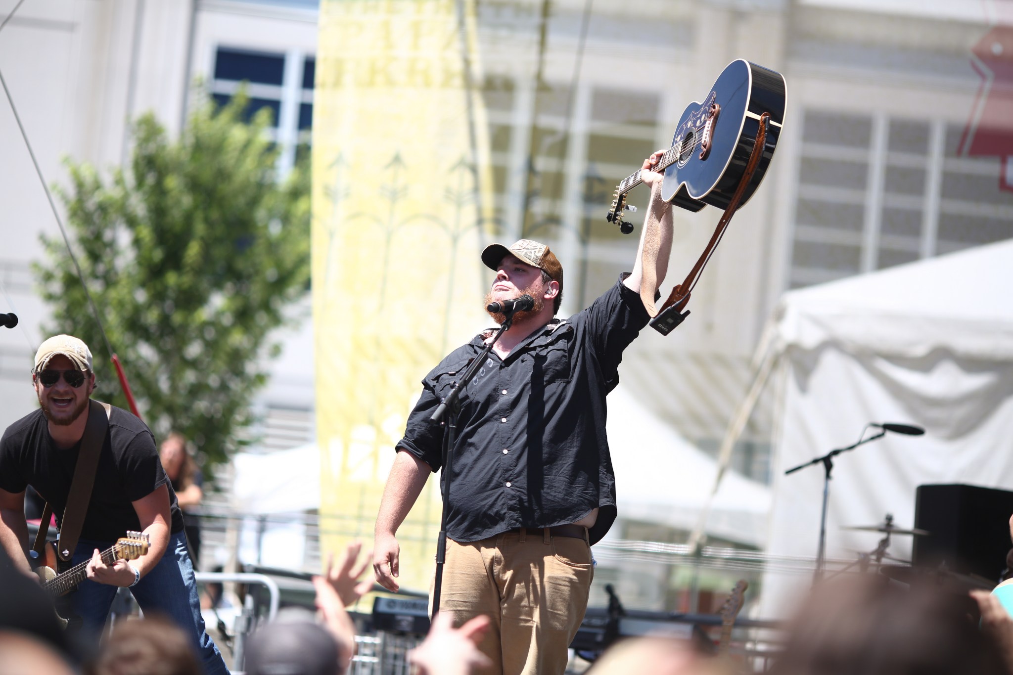 Luke Combs' Parents: Meet Rhonda and Chester