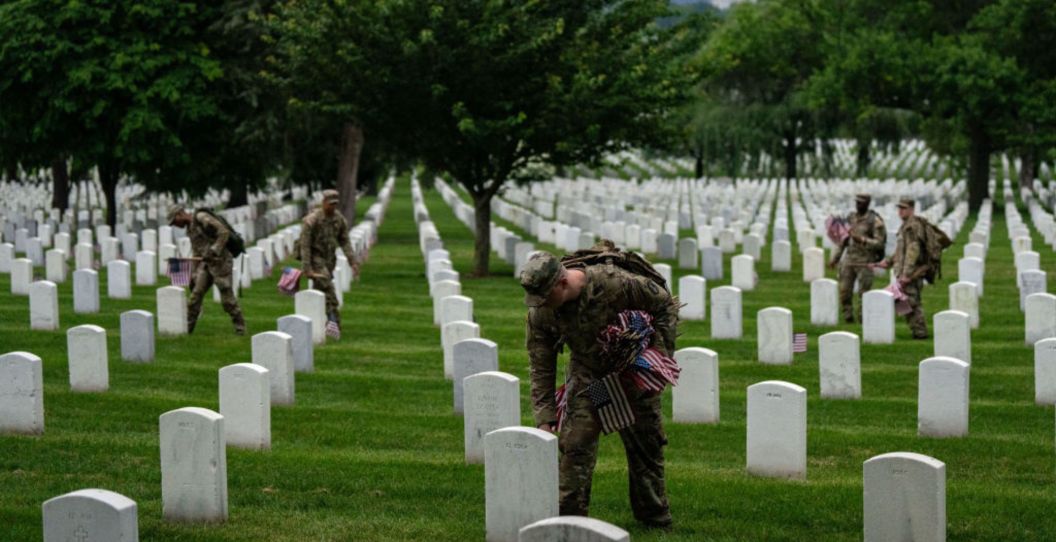 Top 10 Facts About Memorial Day And How It's Different From Veterans ...