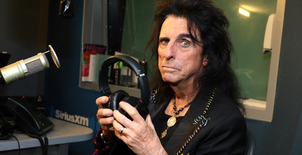 Alice Cooper Shares New Photos And Proof Of Life Amid Death Hoax - Wide ...