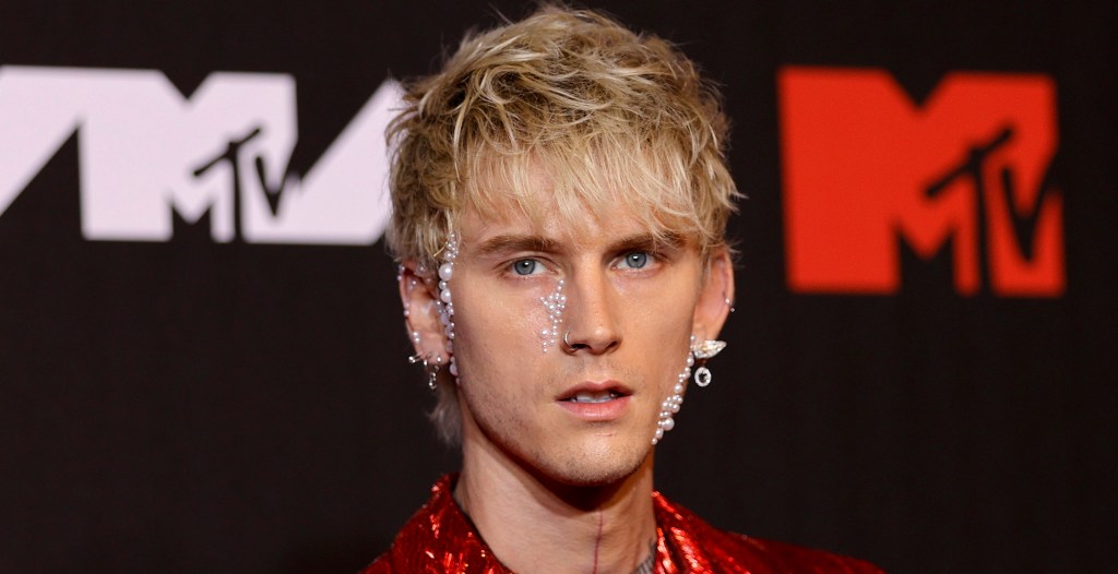 Machine Gun Kelly Shocks Fans With Country Cover — Is He Transitioning ...