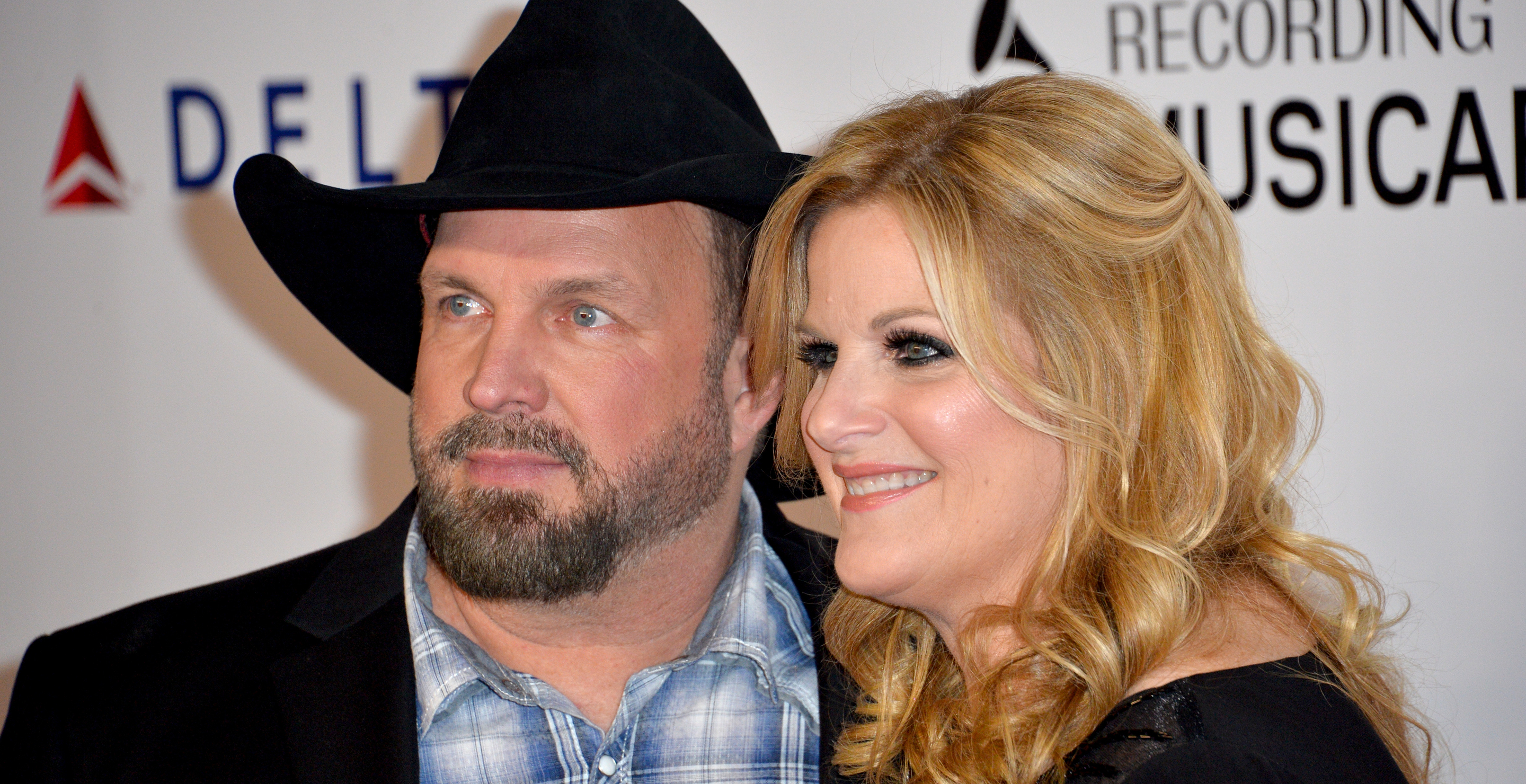 Top 15 Famous Country Singers Of All Time - Wide Open Country