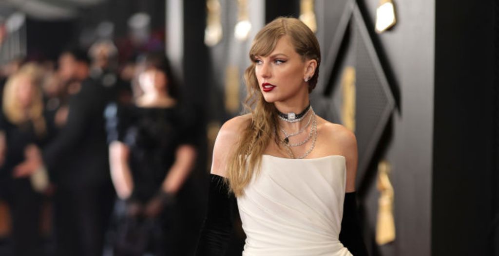 Taylor Swift Just Performed This Song For The First Time In 16 Years ...