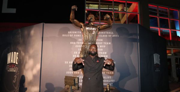 Fans Are Having A Field Day With Dwayne Wade's New Statue - Wide Open ...