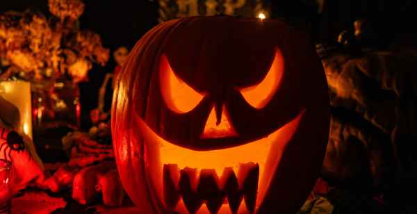 Top 4 Spooky Country Songs To Play On Halloween - Wide Open Country