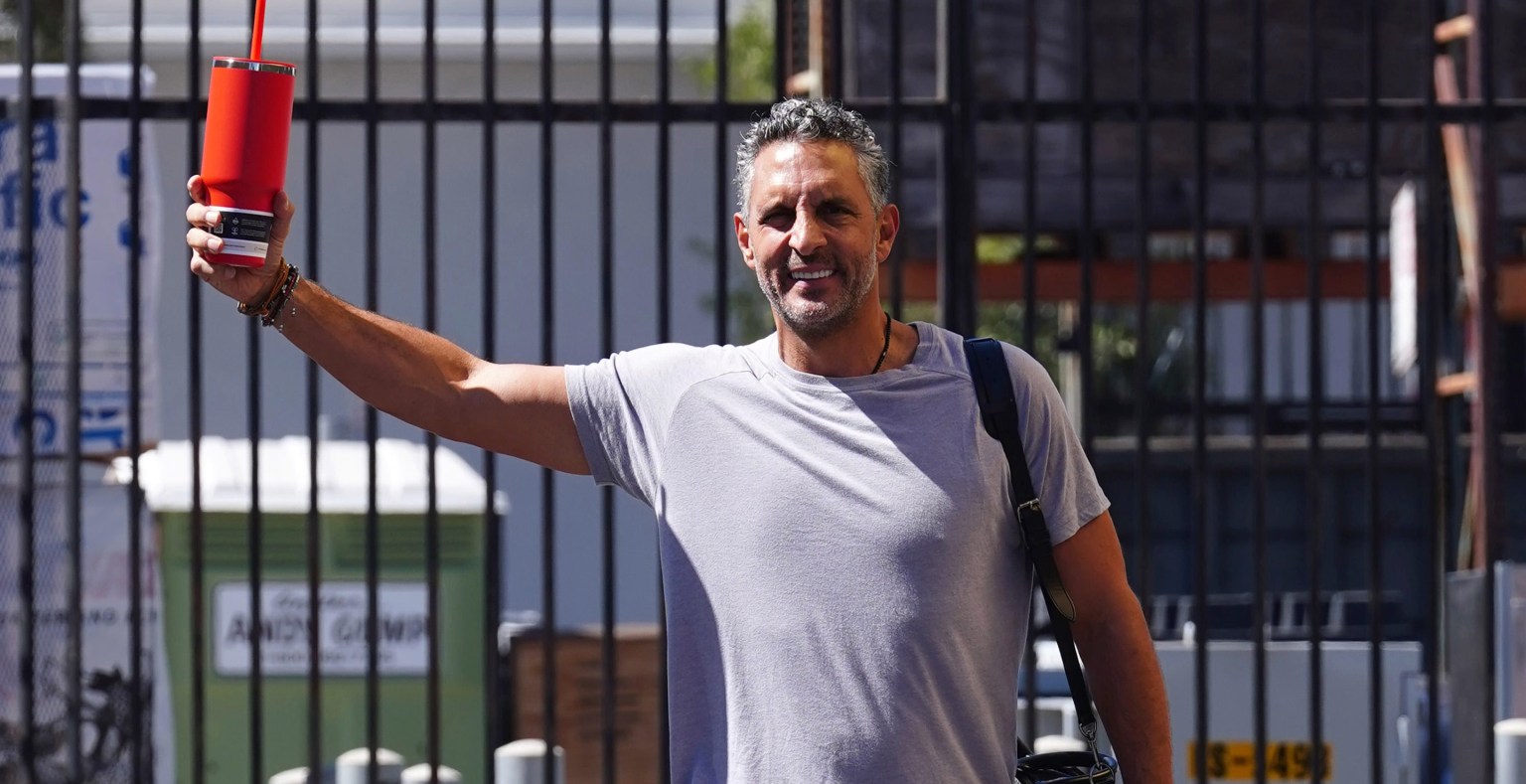 Kyle Richards’ Ex Mauricio Umansky Embroiled In Family Drama Over ...