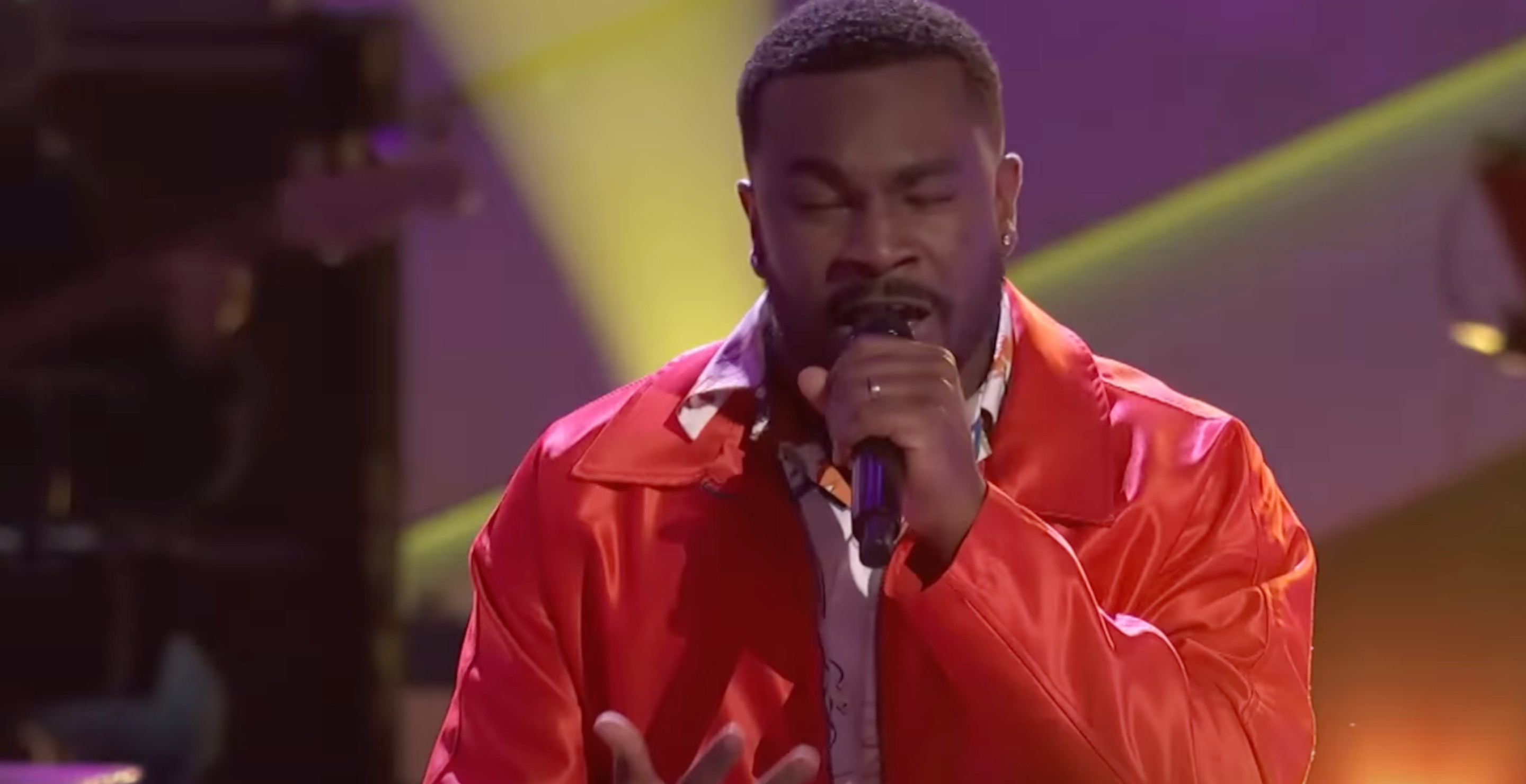 'The Voice' Contestant's Wife Goes Into Labor During His Battle On Show ...