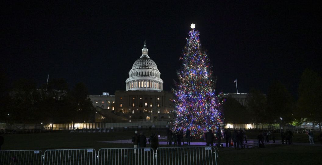 Garth Brooks Was Missing In Action At Trisha Yearwood's Tree Lighting ...