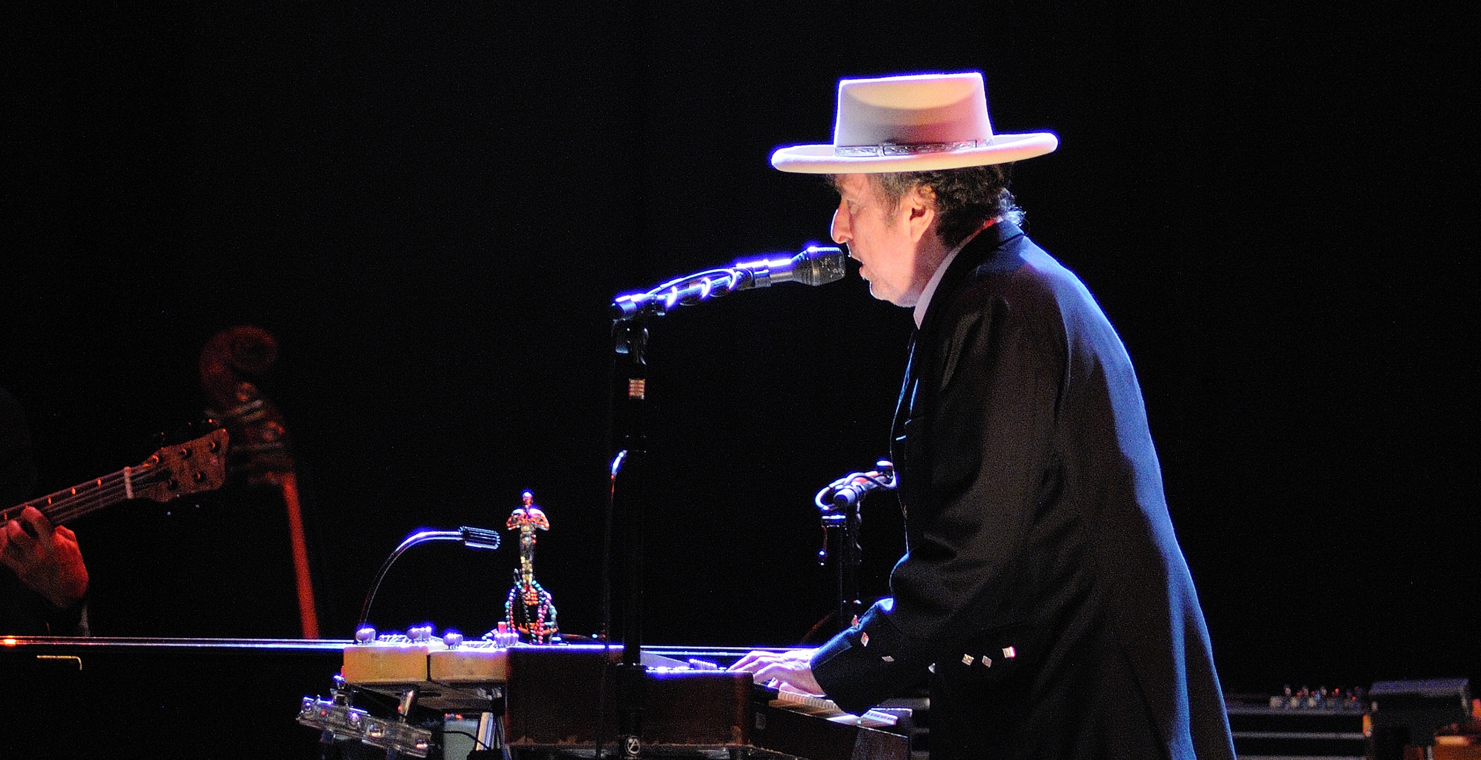 Bob Dylan’s Former Will From 1975 Is Hitting The Auction Block - Wide ...