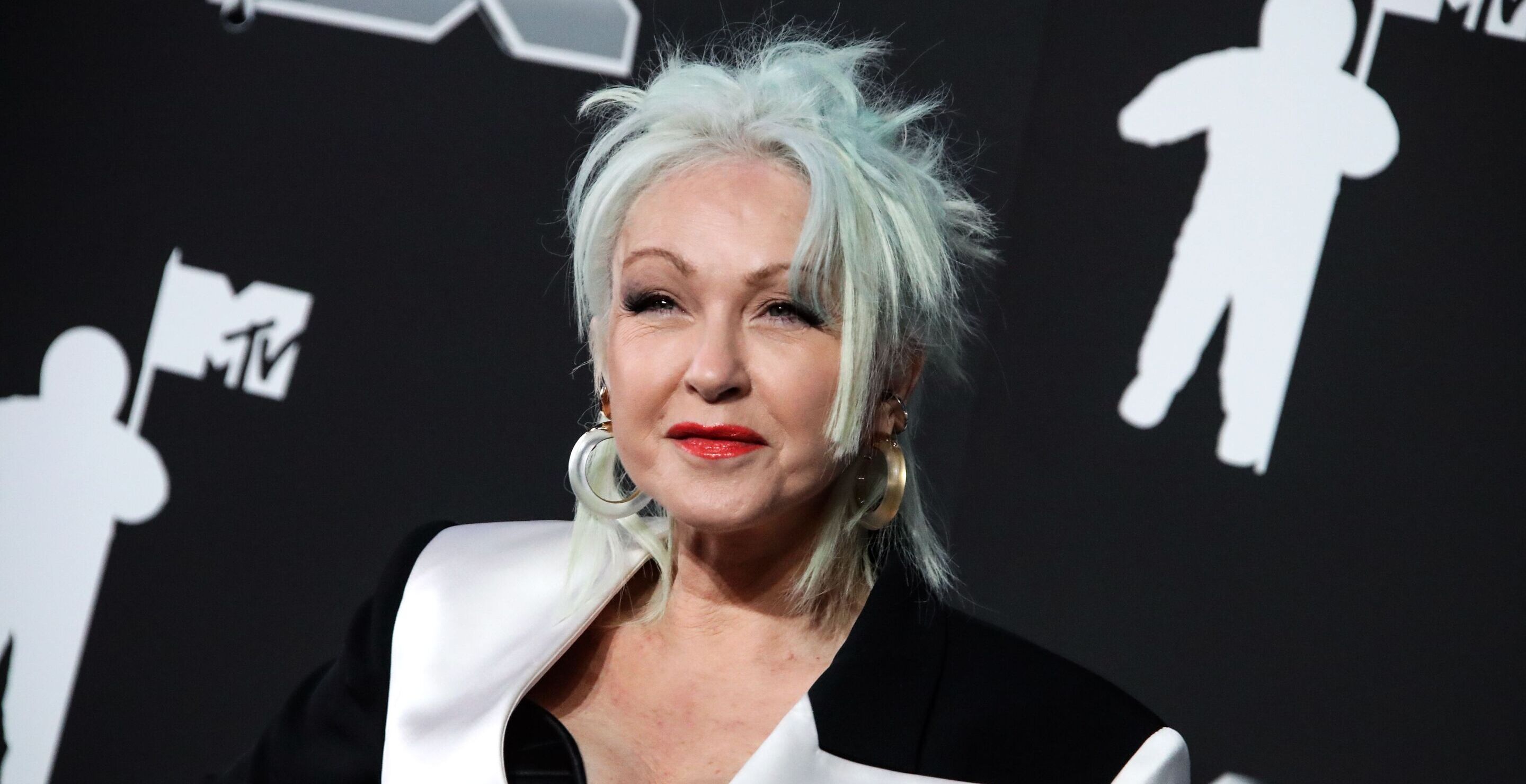 Cyndi Lauper Garners Ridicule Over Viral Video As Fans Defend Her ...