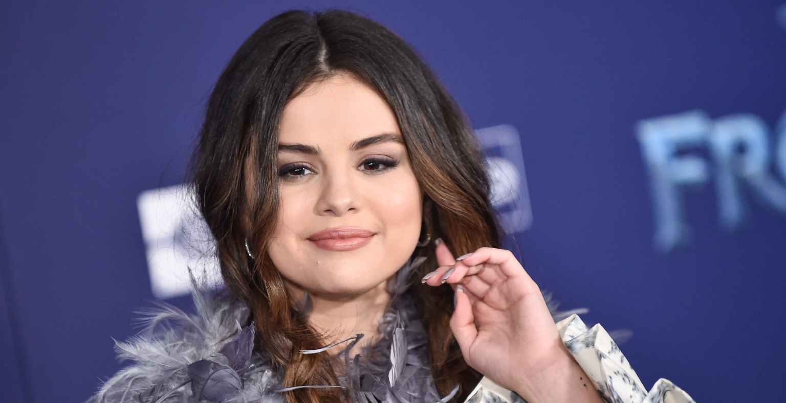 Insider Reveals Why Selena Gomez Deleted Video Of Her Crying Over ...