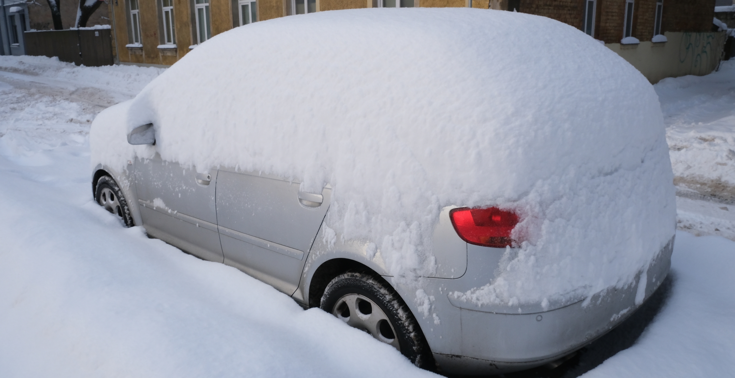 Texas Father Accused Of Using 3 Month Old To Wipe Snow From Windshield ...
