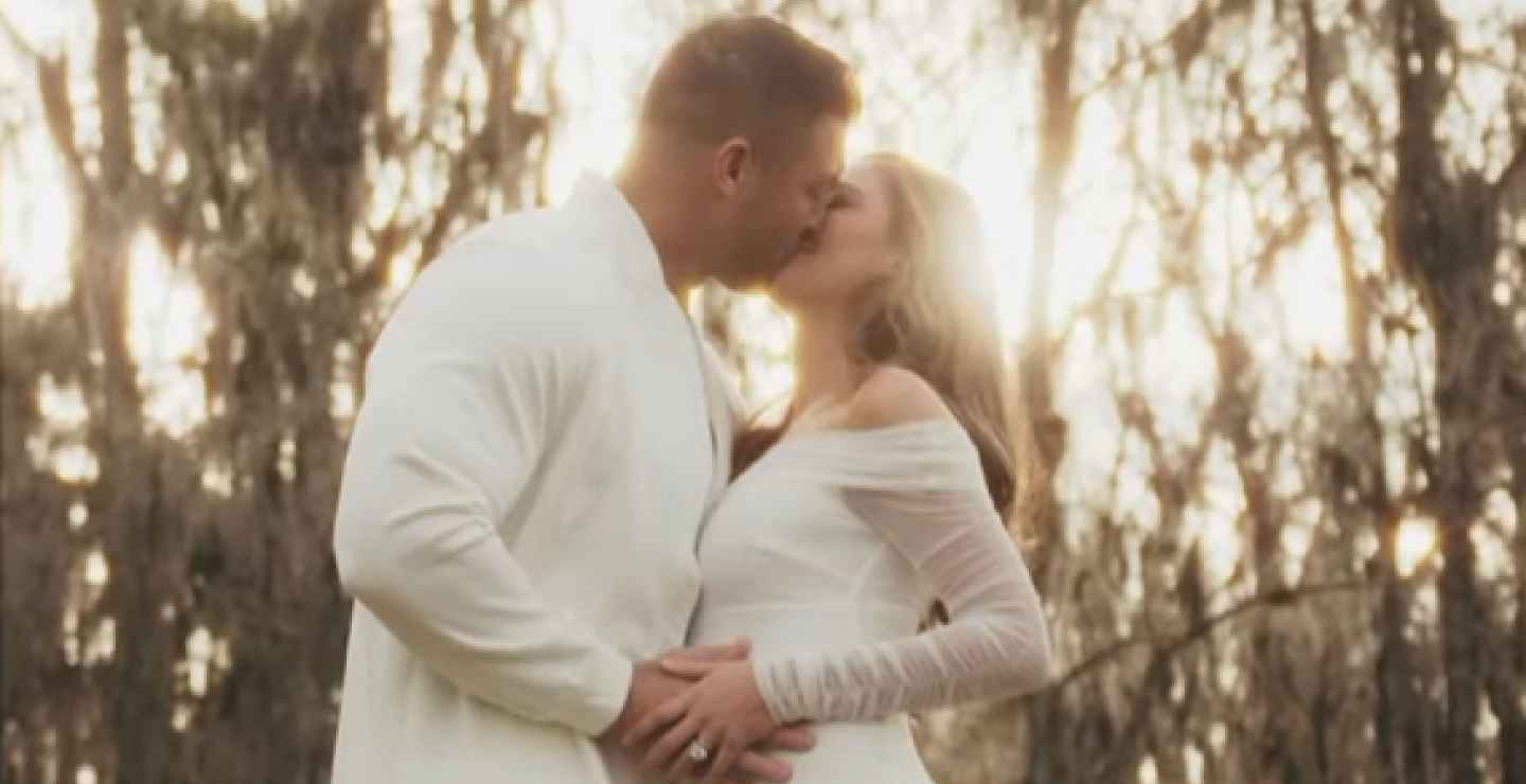 Tim Tebow Announces He And Wife Are Expecting Their First Baby - Wide ...