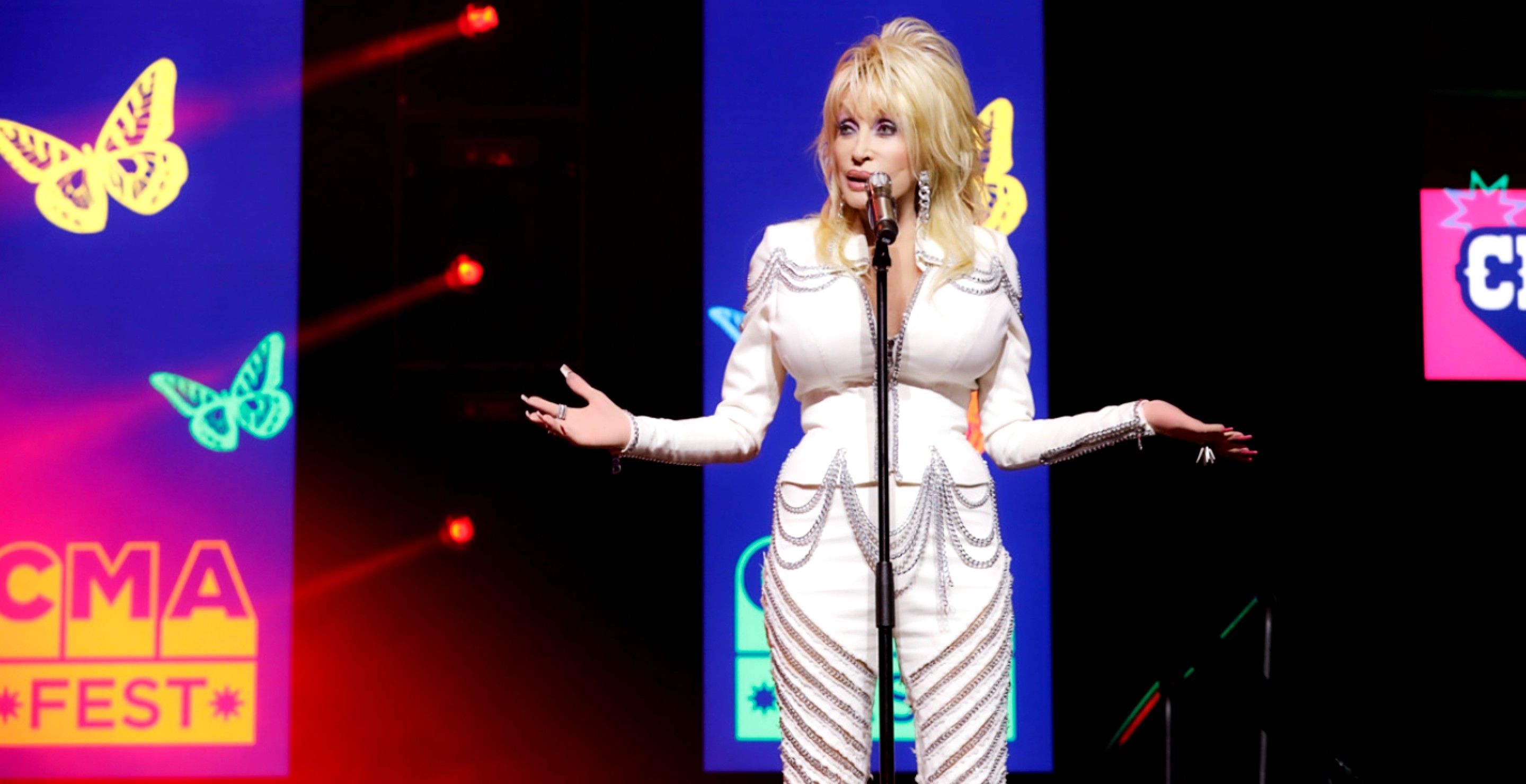 Dolly Parton Reveals Drag Queens Auditioned To Play Her In Upcoming ...