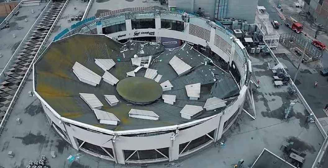 Shopping Mall Roof Collapses, Kills 6 And Injures 78 - Wide Open Country