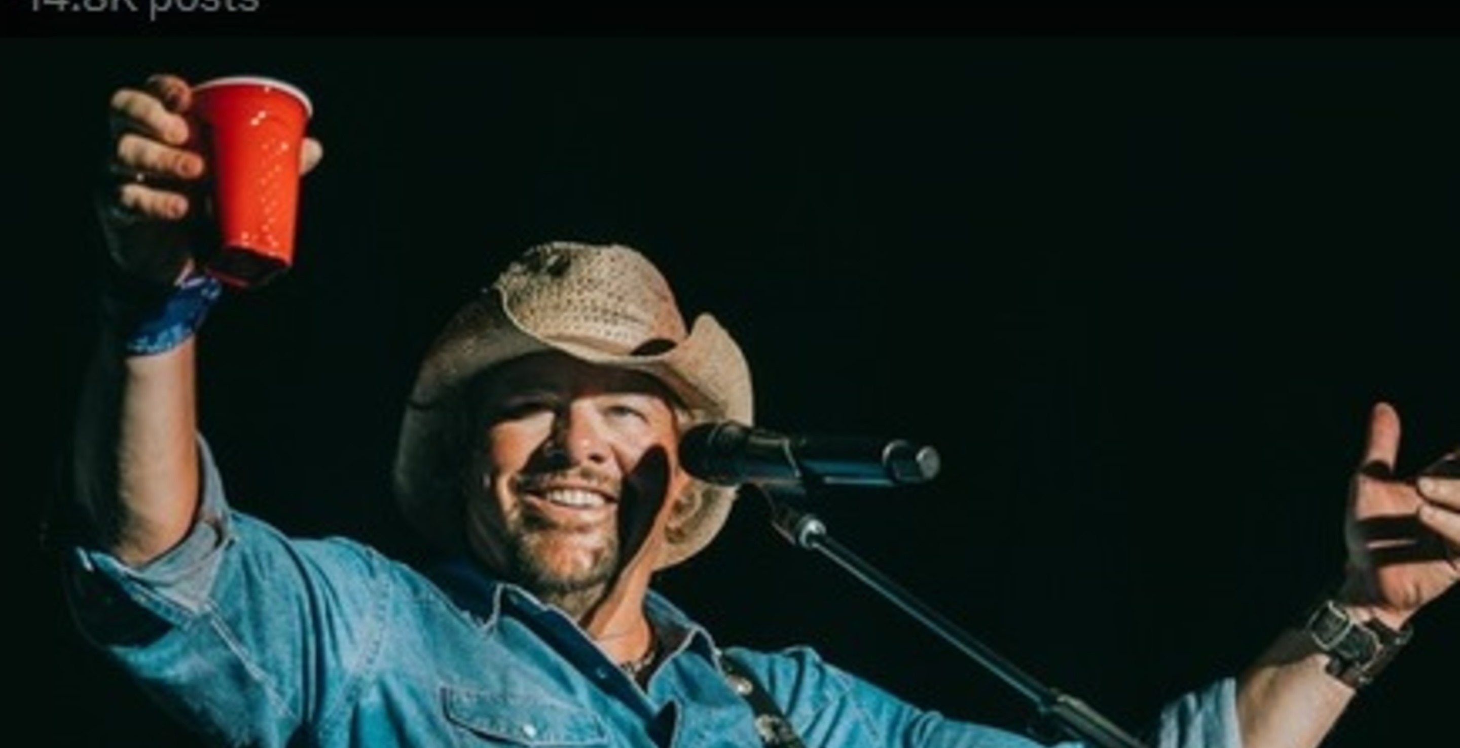 Toby Keith Once Jumped Off Stage Mid-Performance After A Fan Threw A ...