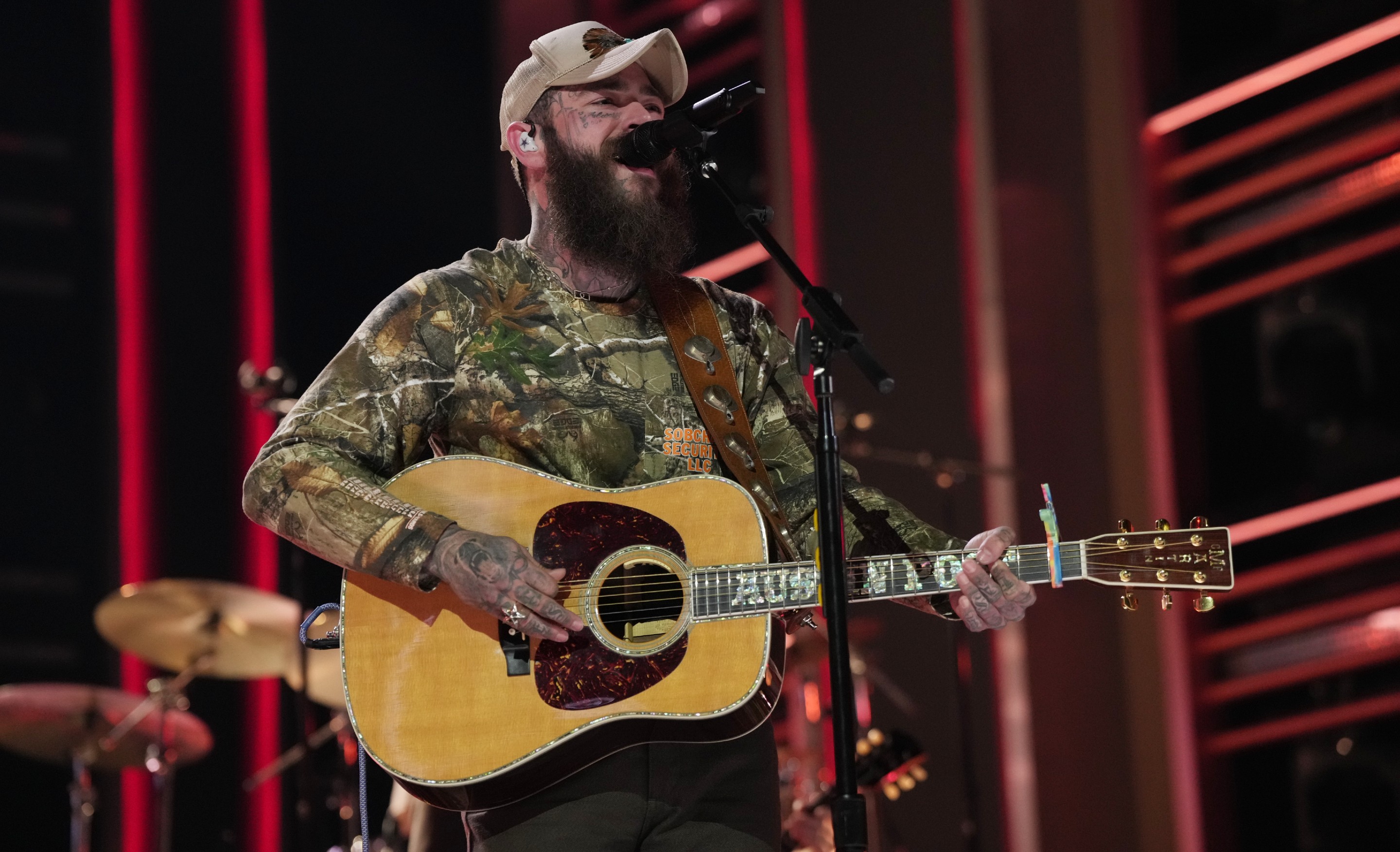 Meet Post Malone's Newest Addition — A Horse Named Ashtray - Wide Open ...