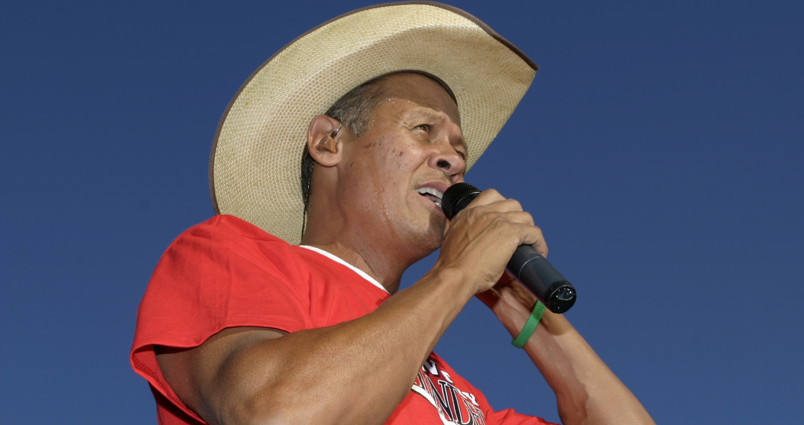Country Music Fans Weighed In And Agreed These Are The 7 Nicest Singers ...