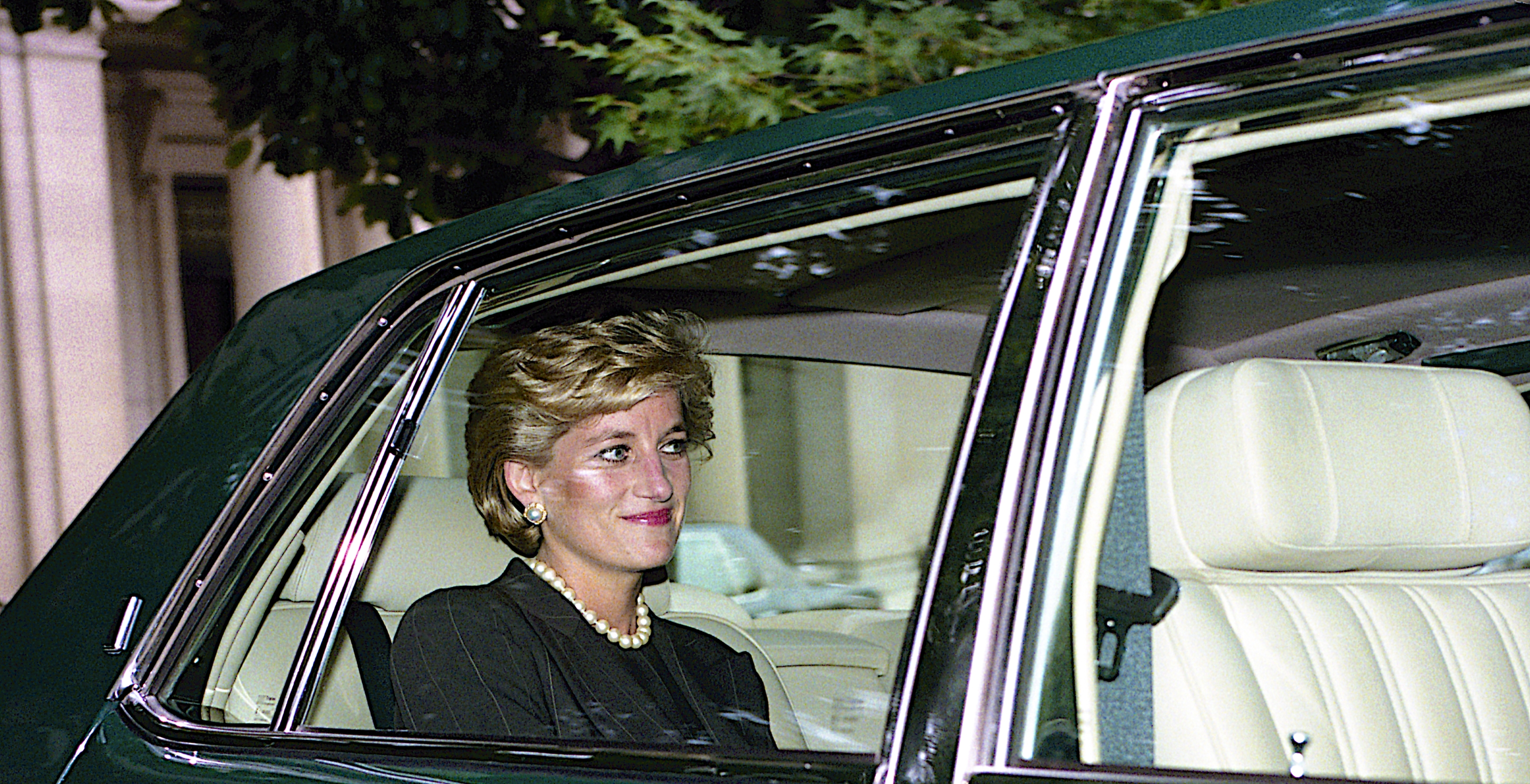 Remember That Time Princess Diana Dressed In Drag And Hit The Town With ...