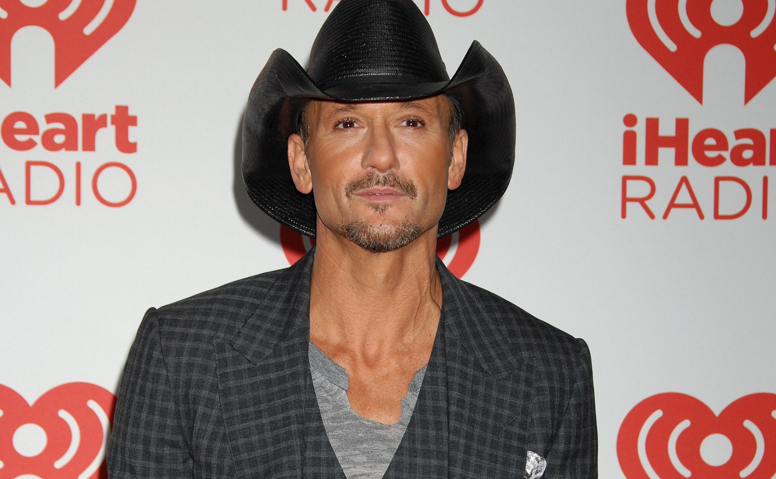 Tim McGraw Praises His Mom For Her Tenacity, Even Amid Deep Personal ...